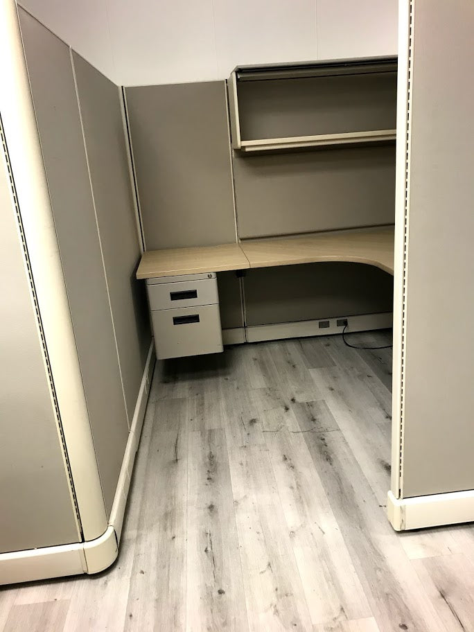 Herman Miller ao2 in white color – J&H Panel Installation Inc